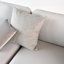 ELLE, a modular sofa full of roundness and femininity