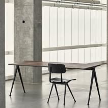 PYRAMID kollektion af HAY. Borde, bænke og sofaborde i massivt træ og ...